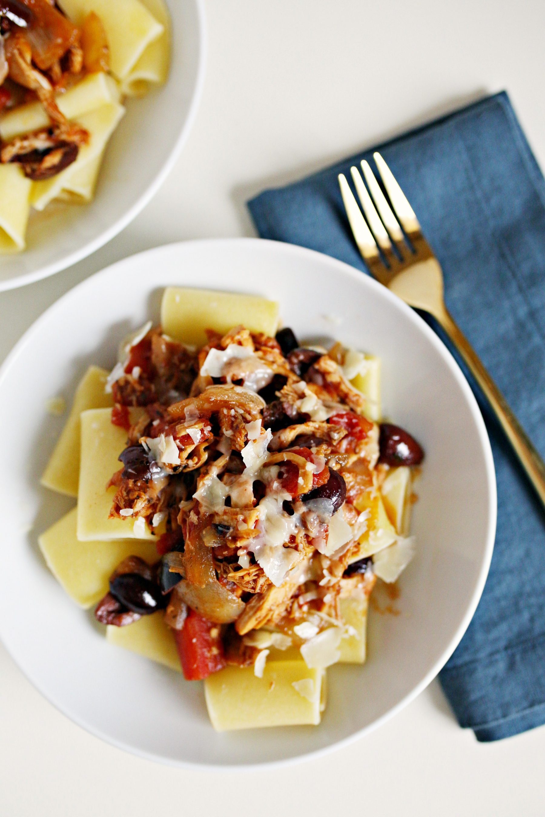 Yum | Mediterranean Chicken Pasta with Olives - Hi Sugarplum!
