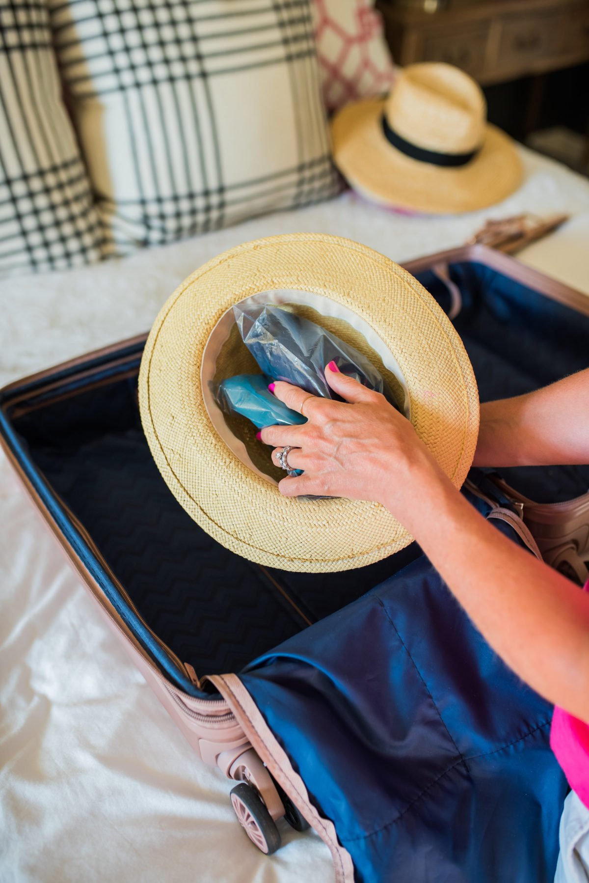 How To Pack a Hat - Hi Sugarplum!