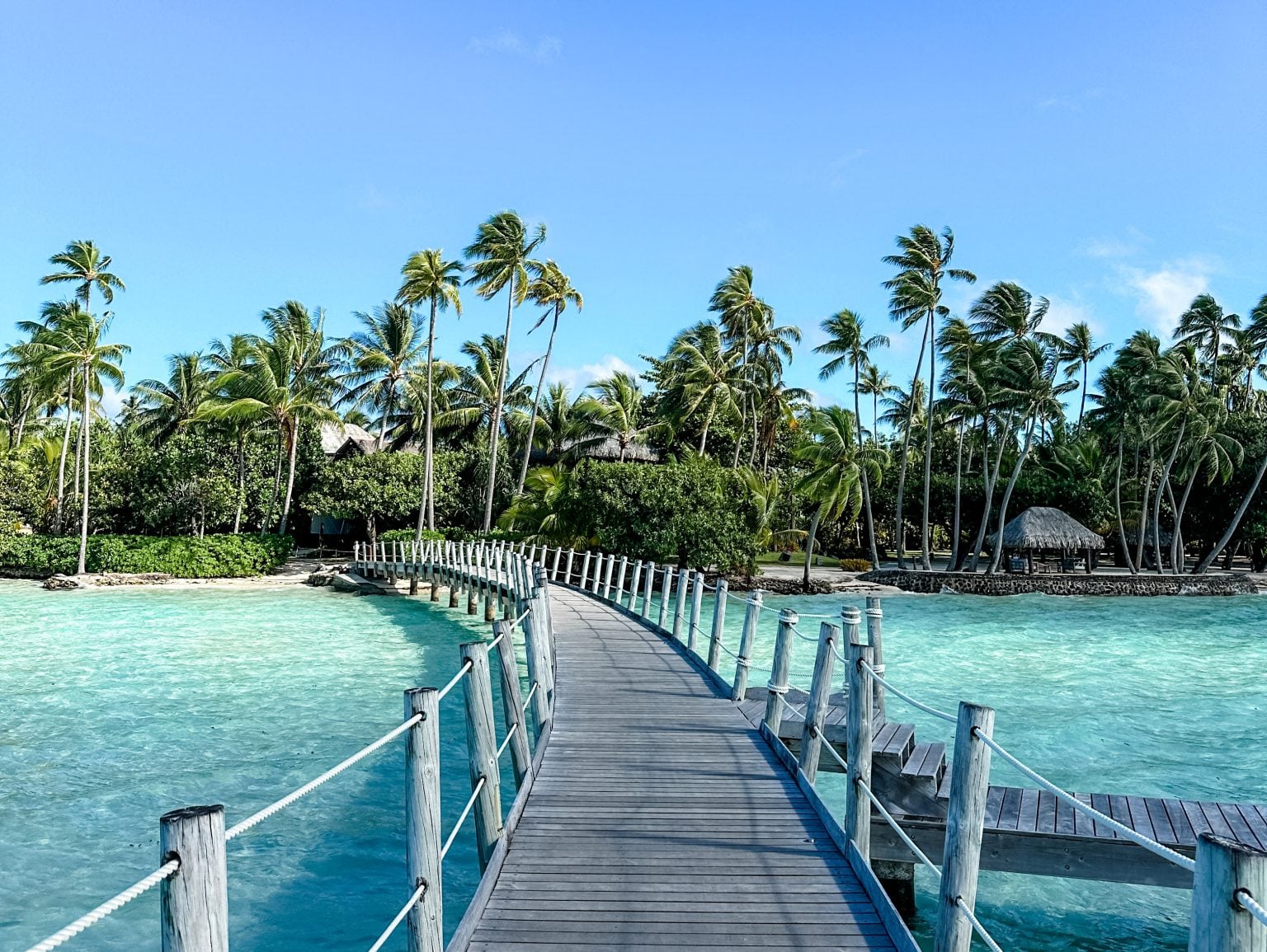 Le Taha'a Resort | A Gem in French Polynesia - Hi Sugarplum!