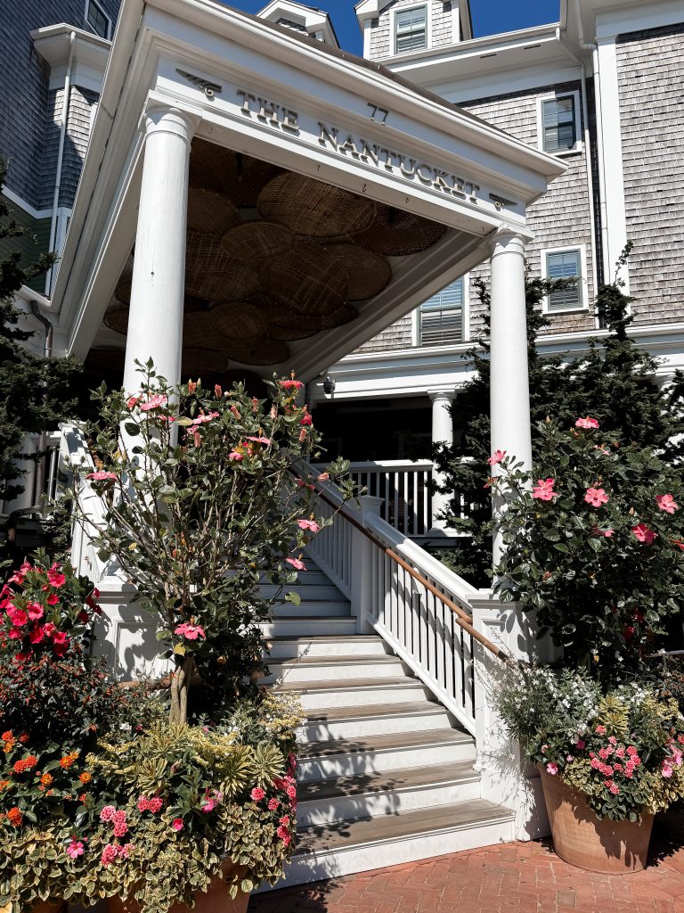 Fall in Nantucket & Martha's Vineyard - Hi Sugarplum!